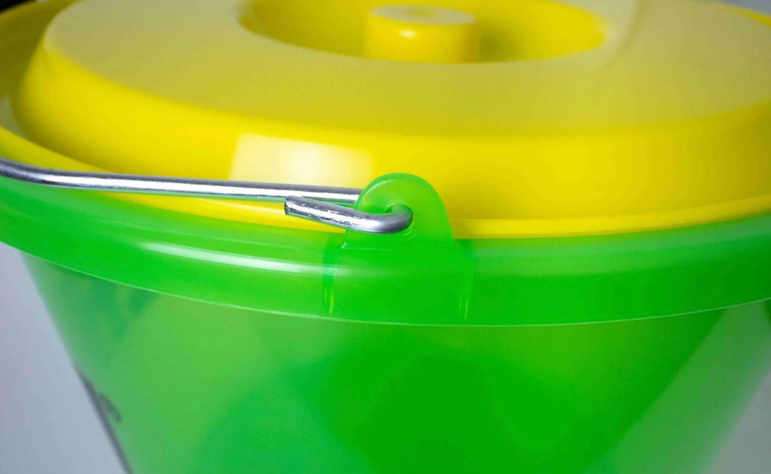 Effol Bucket with Lid | Horse & Hound Tack Shop